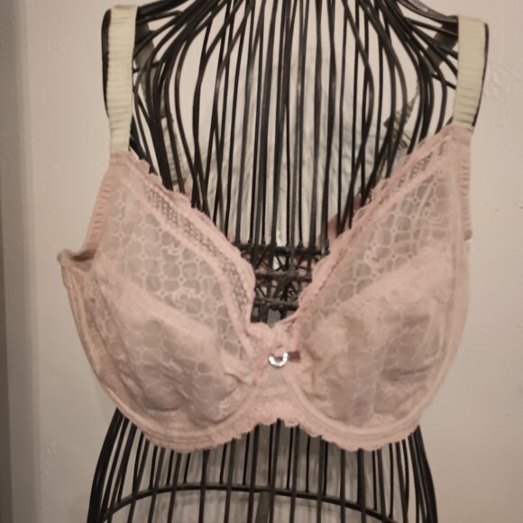 Chantelle | Intimates & Sleepwear | Chantelle Bra | Poshmark